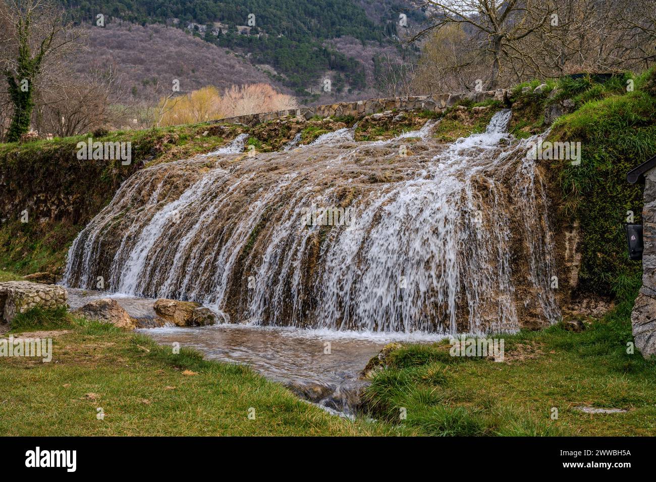 Pearl ponds hi-res stock photography and images - Alamy