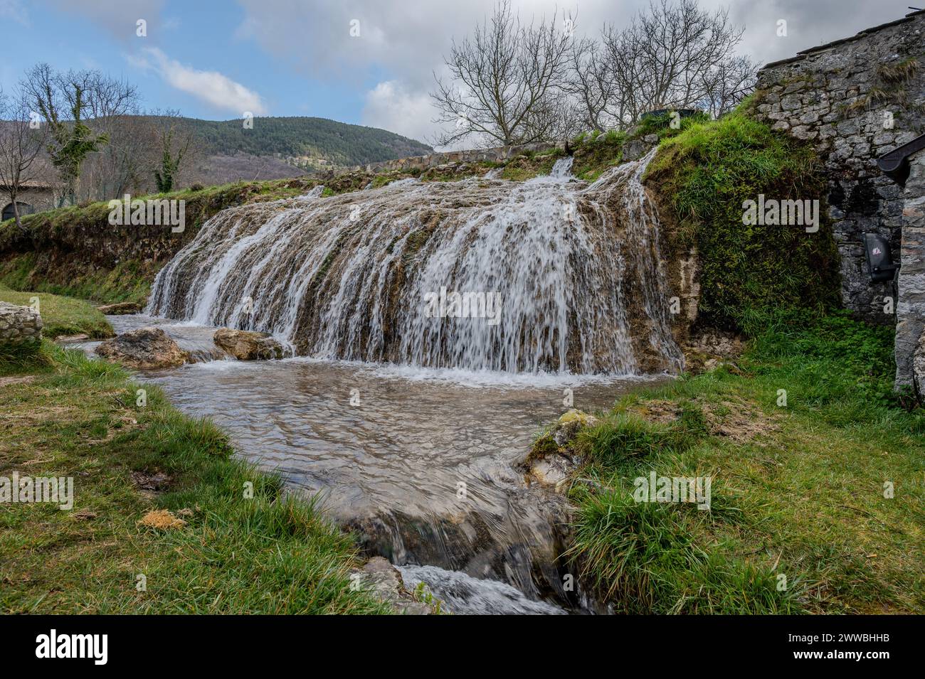 Pearl ponds hi-res stock photography and images - Alamy