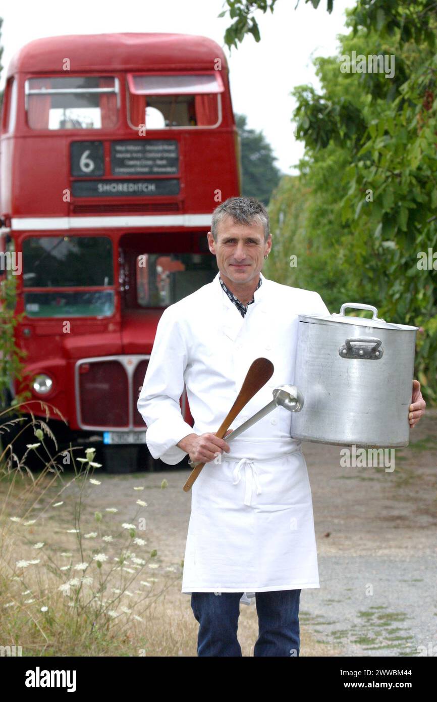 IAN DERRICK WITH HIS CONVERTED LONDON BUS IN THE WINE REGIONS OF ...