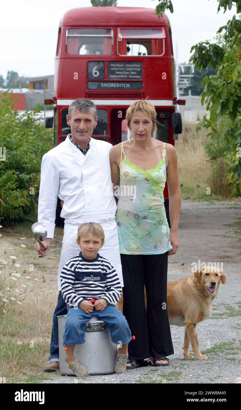 IAN DERRICK WITH HIS CONVERTED LONDON BUS IN THE WINE REGIONS OF ...