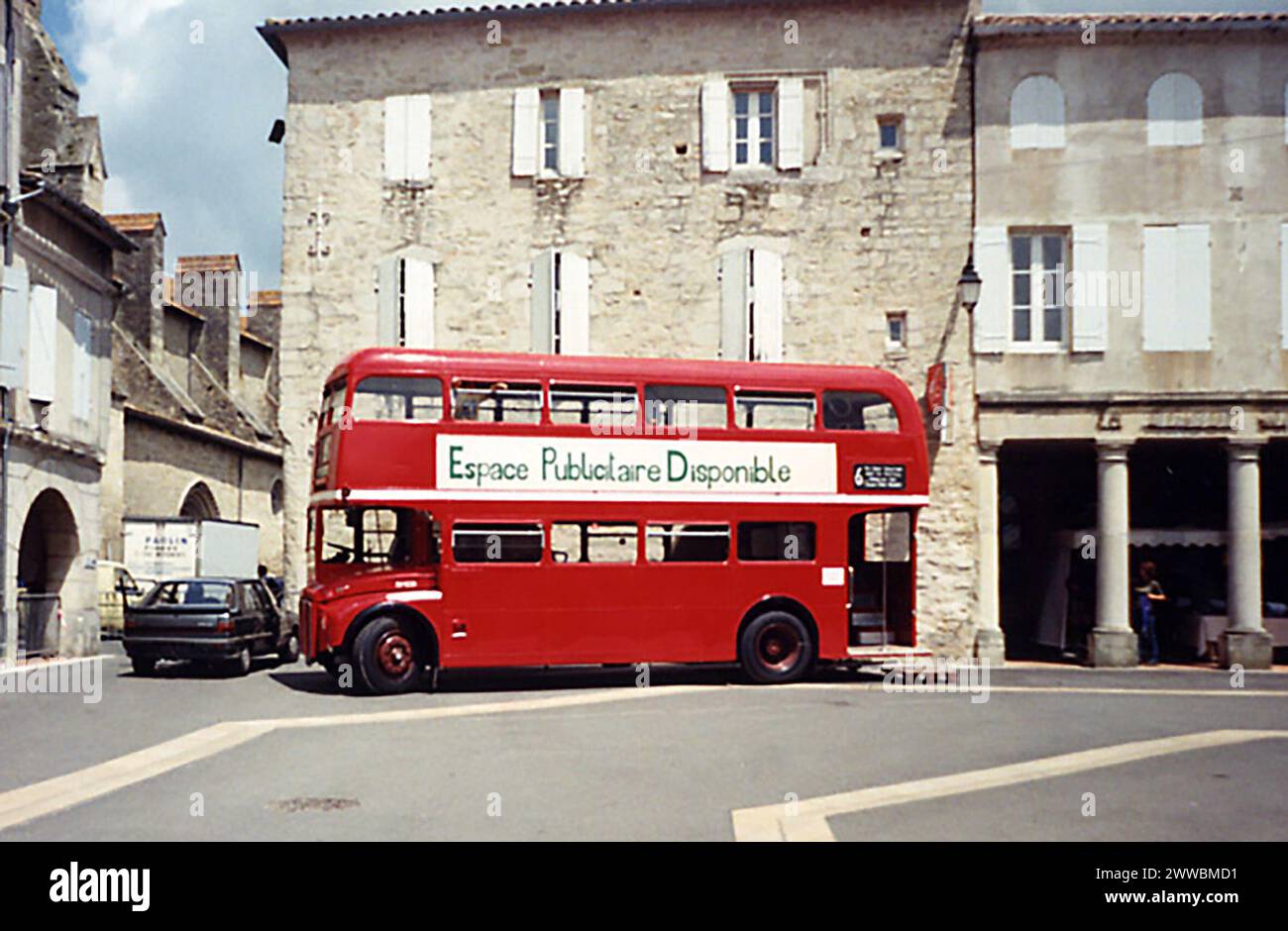 COPY COLLECT. IAN DERRICK'S CONVERTED LONDON BUS IN THE SQUARE OF SAINT ...