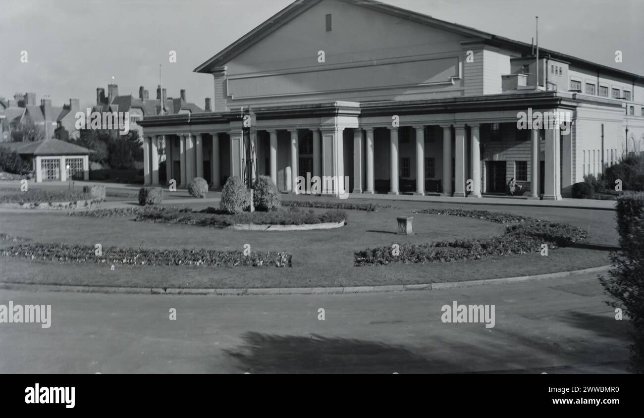 Leicester concert hall 1950s hi-res stock photography and images - Alamy