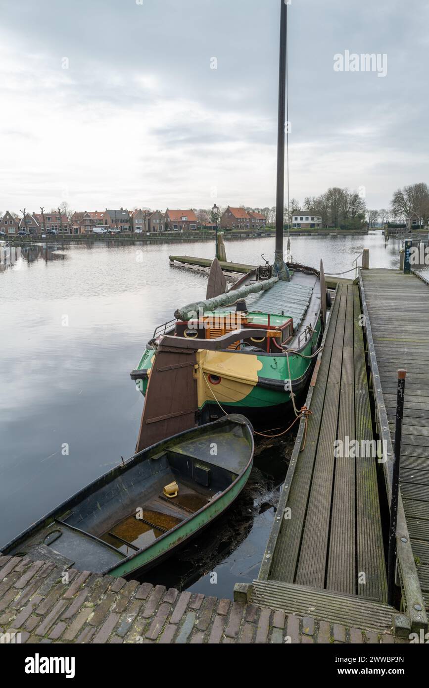 Flat bottomed ship hi-res stock photography and images - Alamy