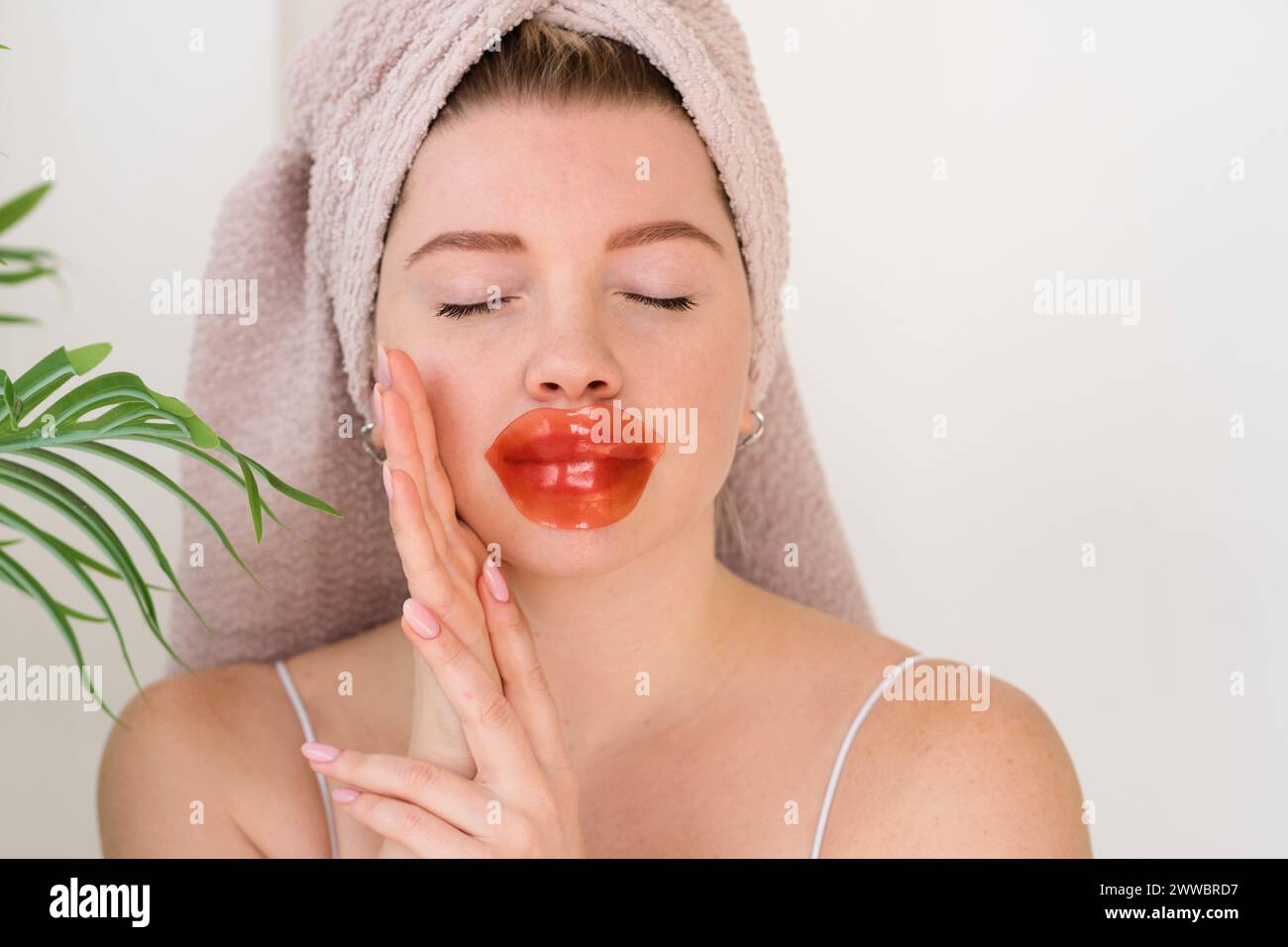 Gel patch lips hi-res stock photography and images - Alamy