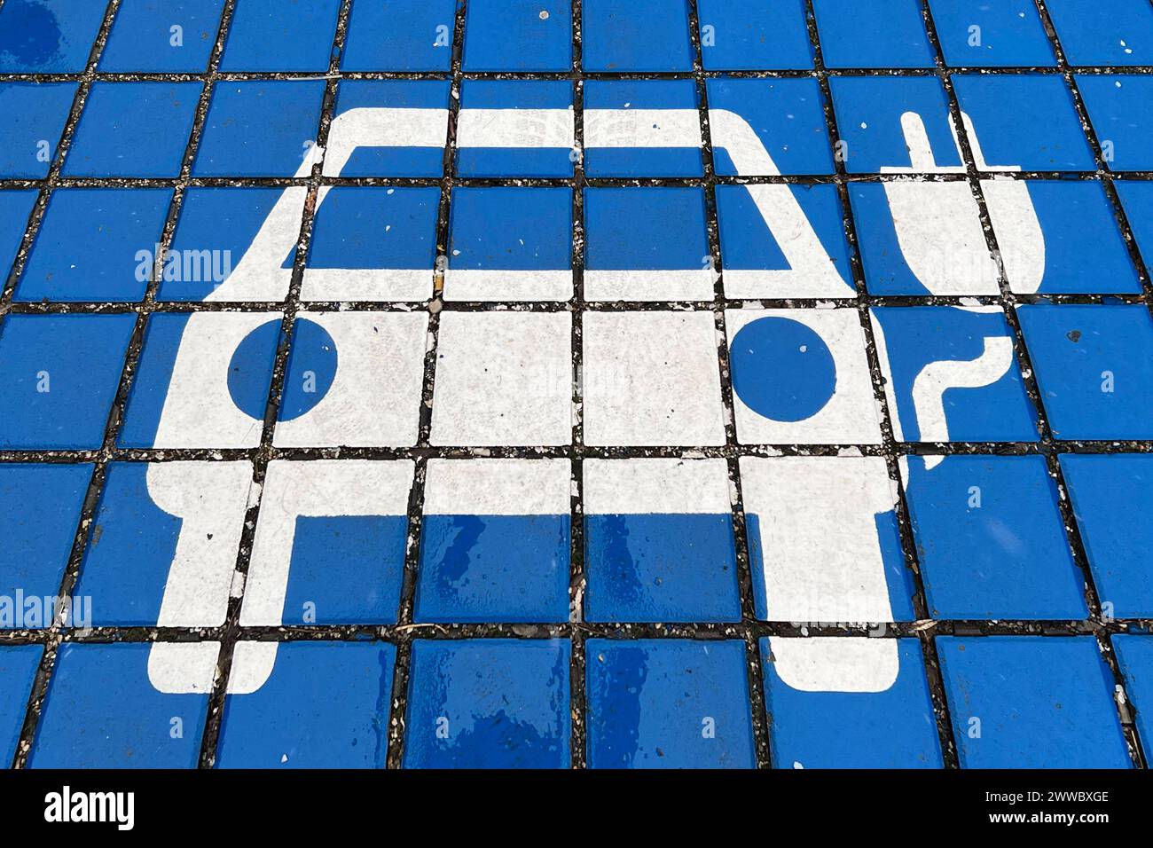 Symbolfoto Ladestation E-Auto, Symbol,Logo fuer Ladestation E-Auto auf ...