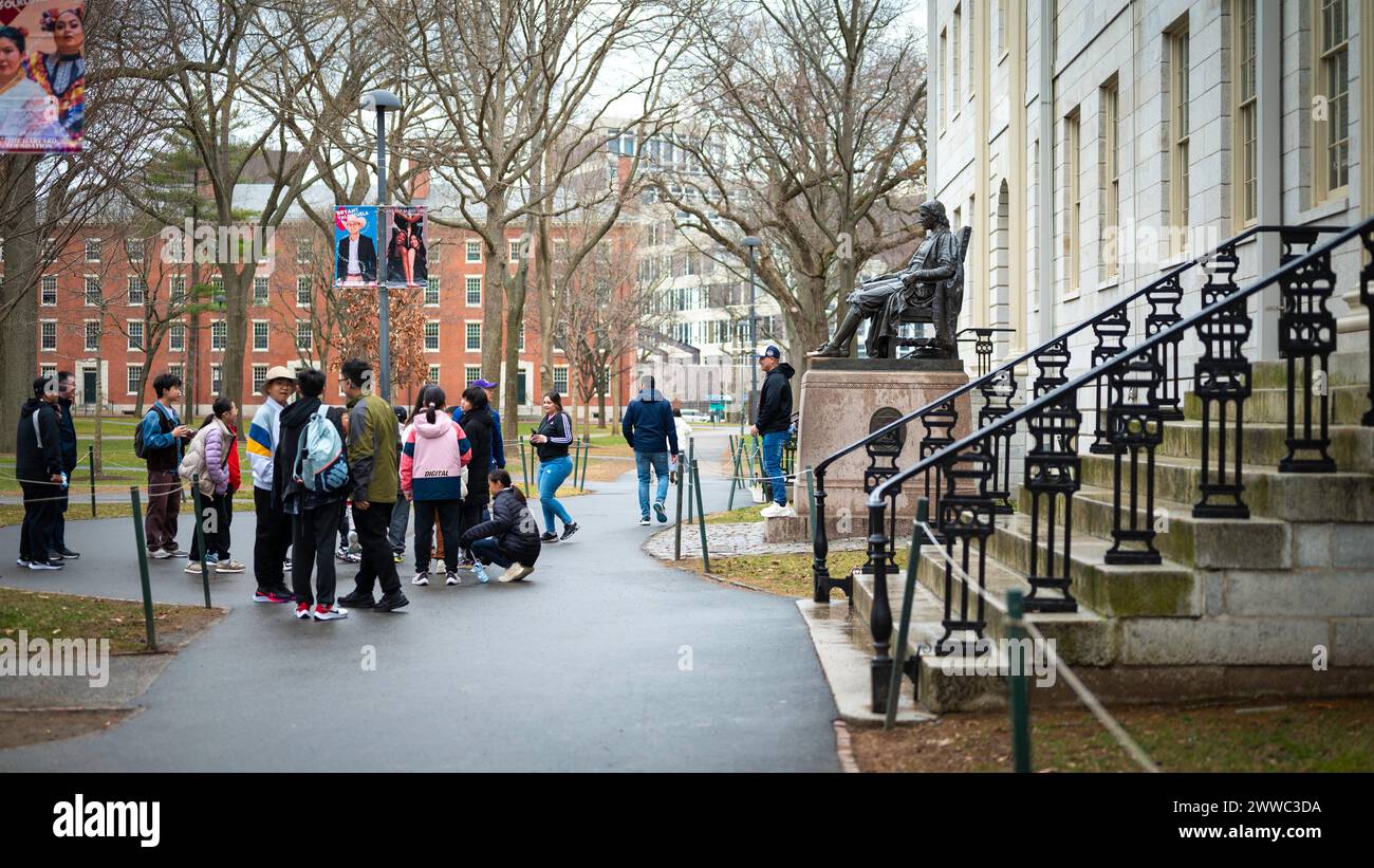 University harvard graduation hi-res stock photography and images - Alamy