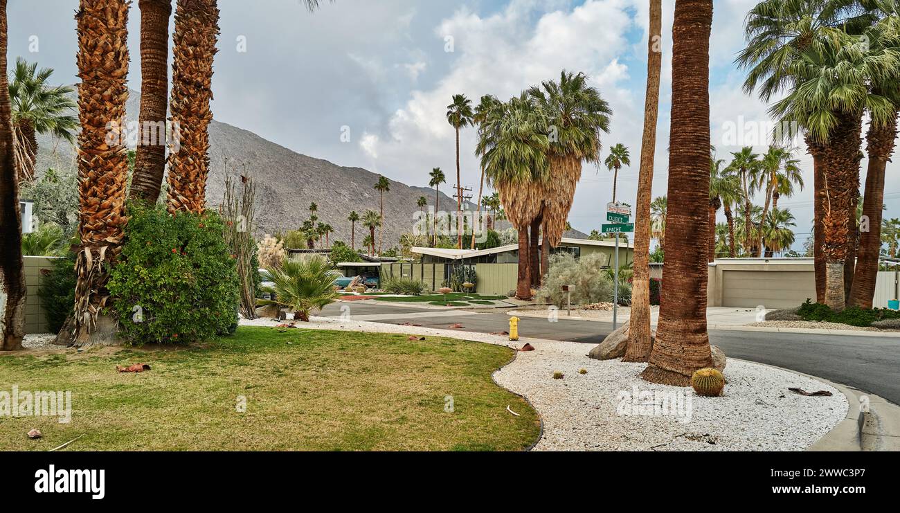 Palm springs modern architecture hi-res stock photography and images ...