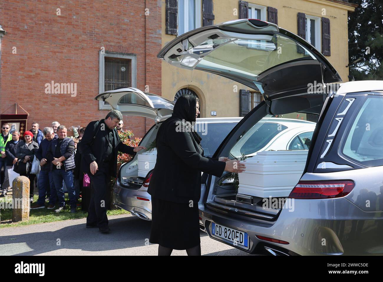 camera ardente in certosa e a seguire funerali presso la chiesa ...