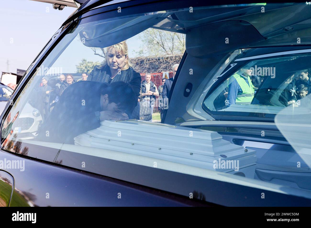 camera ardente in certosa e a seguire funerali presso la chiesa ...