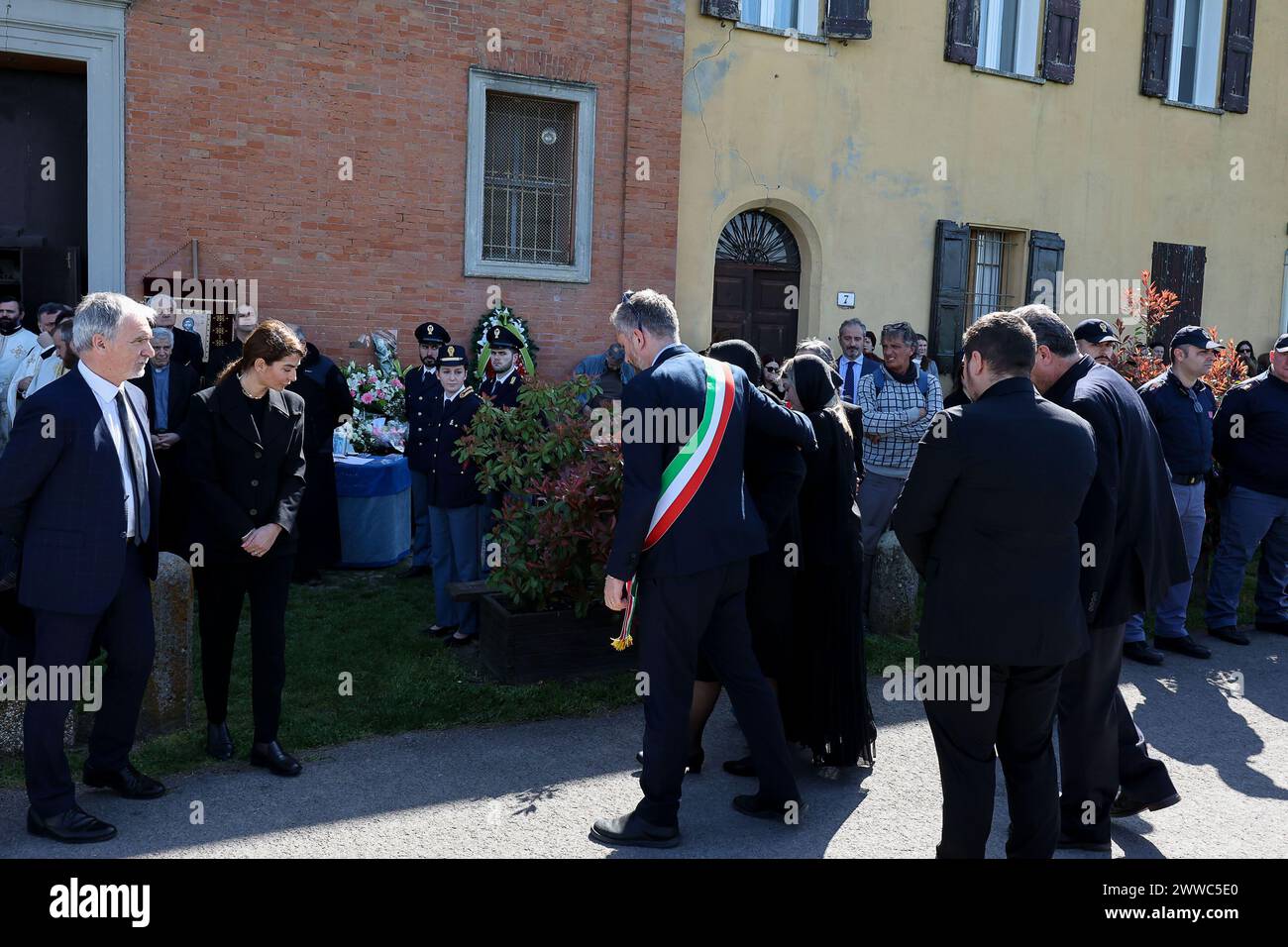 camera ardente in certosa e a seguire funerali presso la chiesa ...