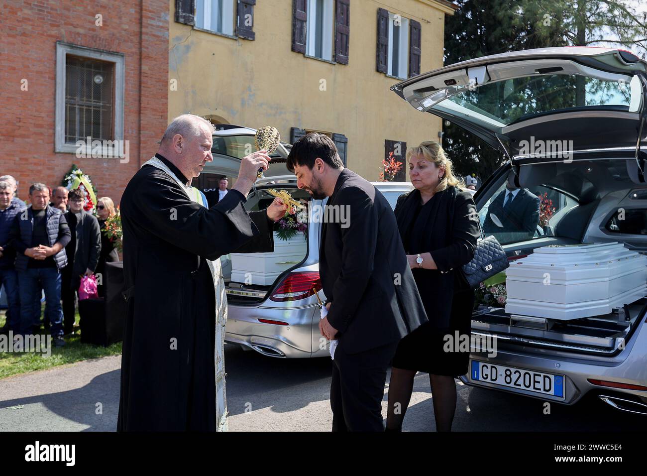 camera ardente in certosa e a seguire funerali presso la chiesa ...
