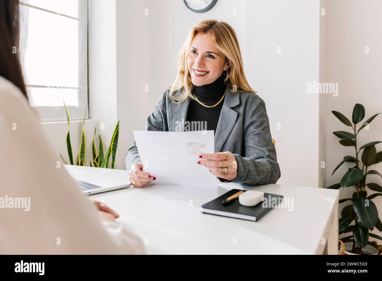 Women human resource manager hi-res stock photography and images - Alamy