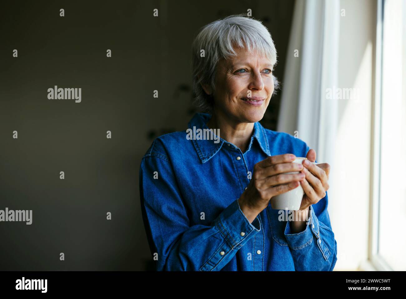 Mature woman mug shot hi-res stock photography and images - Alamy