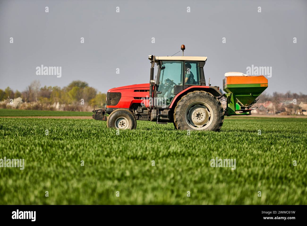 Fertilizing crops hi-res stock photography and images - Alamy