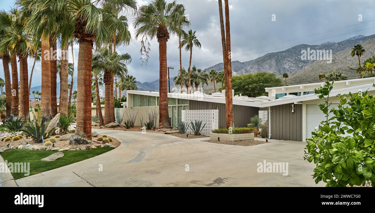 California palm spring modernism hi-res stock photography and images ...