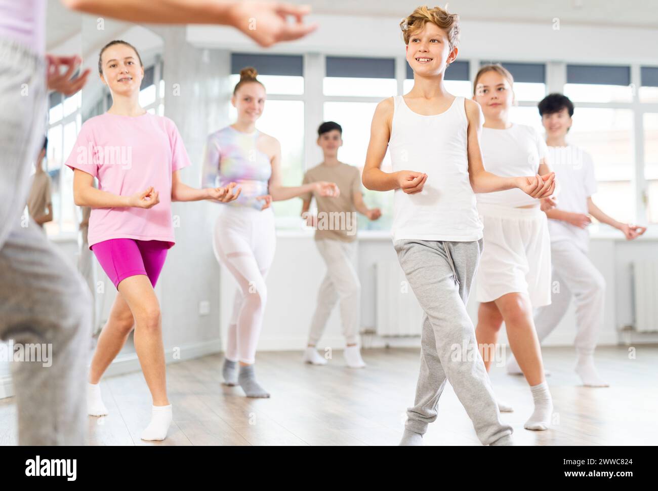 Group of children dancing jazz funk Stock Photo - Alamy
