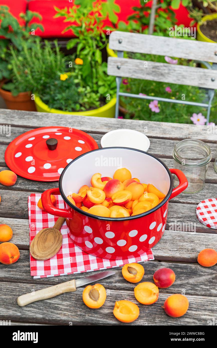 Food preparation management hi-res stock photography and images - Alamy