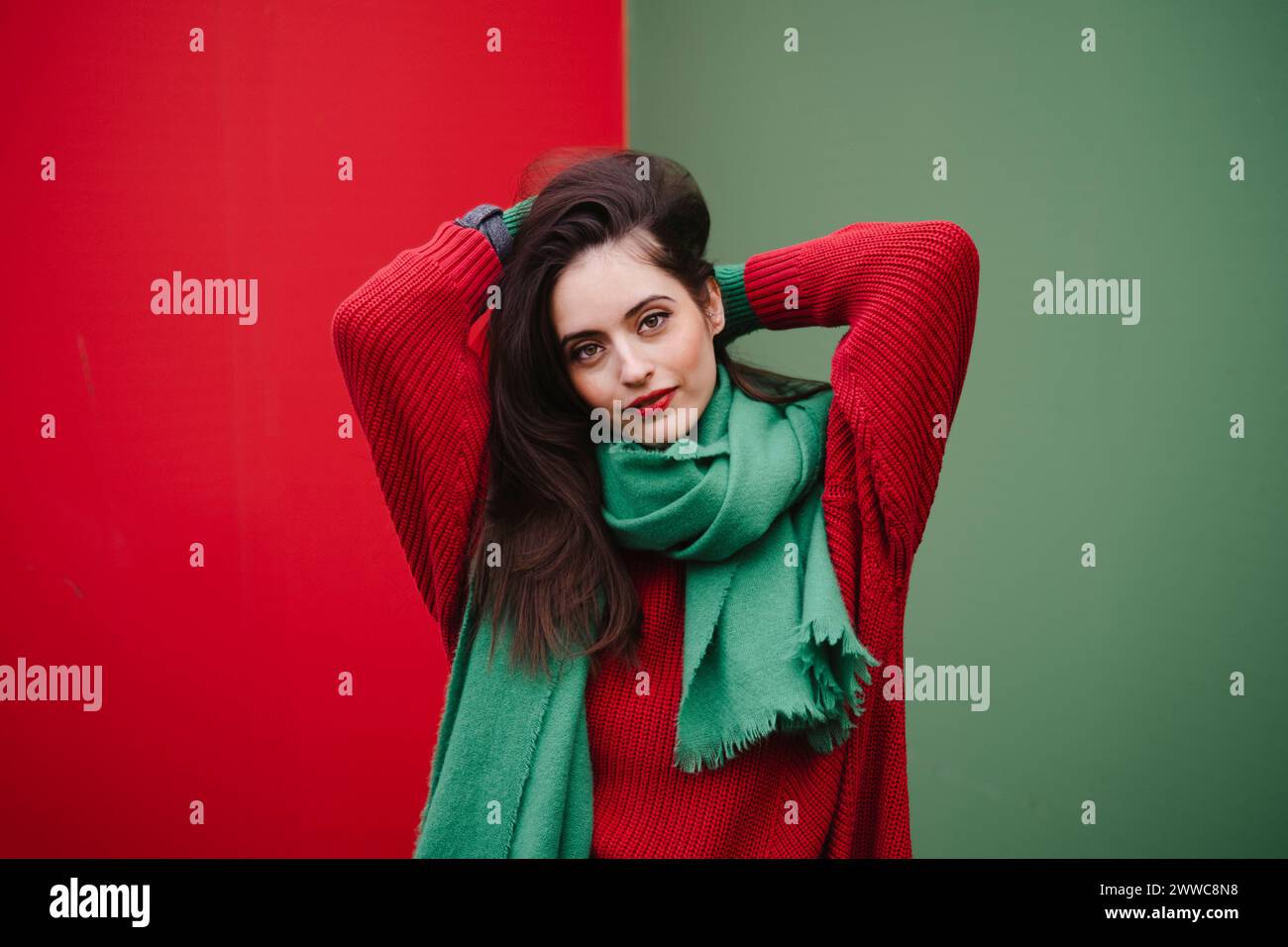 Stand in front of coloured wall hi-res stock photography and images - Alamy