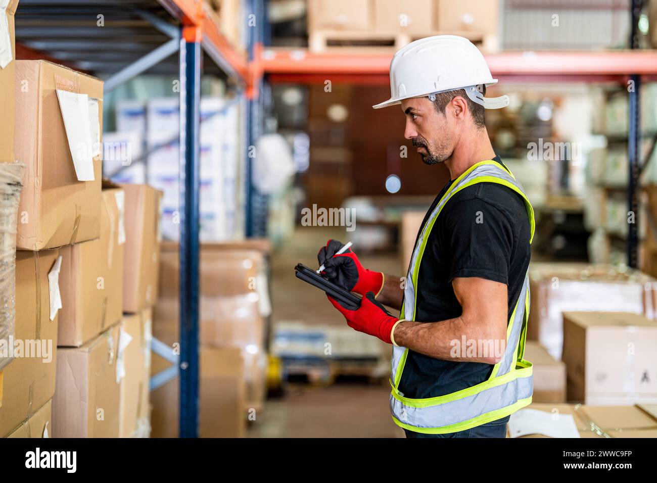 Check list tablet on white hi-res stock photography and images - Alamy