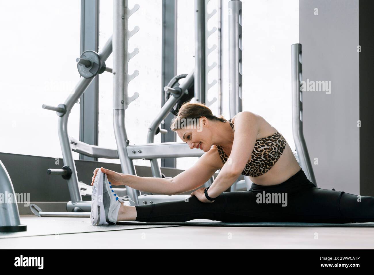 Woman doing full split in hi-res stock photography and images - Alamy