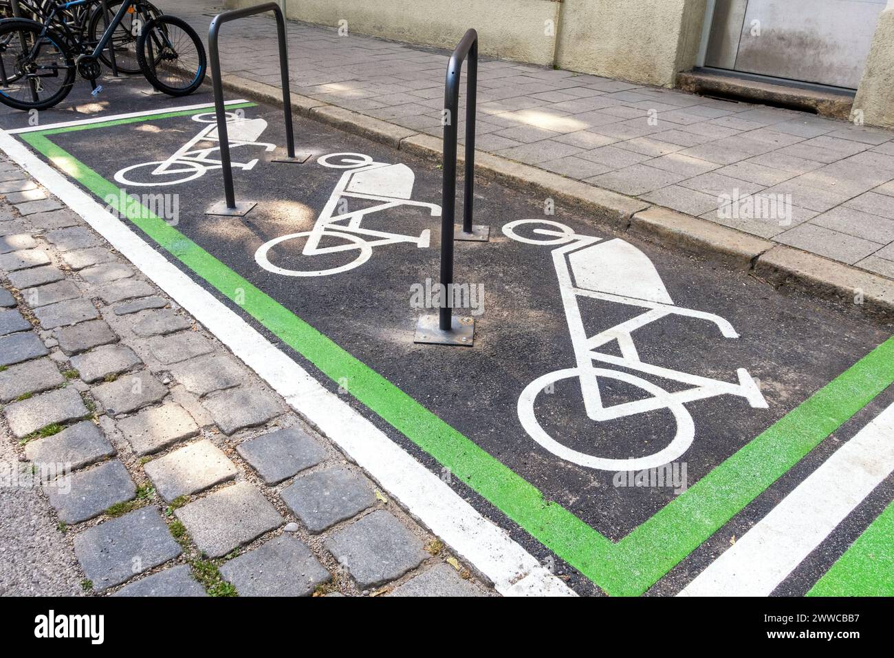 Sustainable living symbols hi-res stock photography and images - Alamy