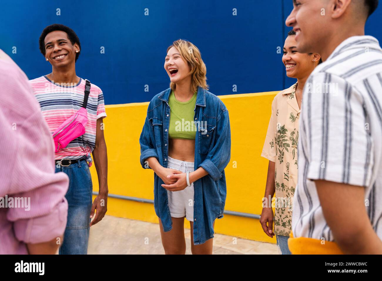 Chinese female friends chatting hi-res stock photography and images - Alamy