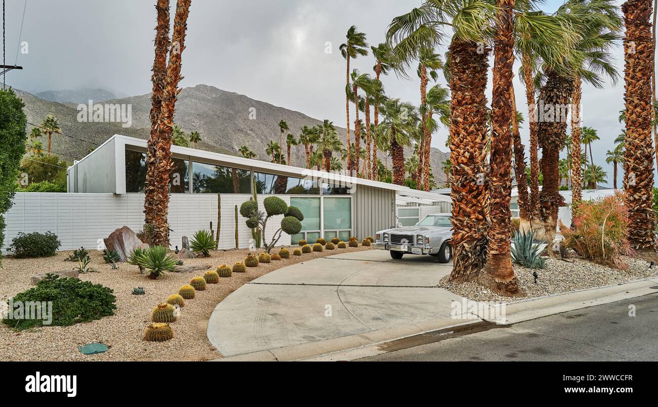 California palm spring modernism hi-res stock photography and images ...