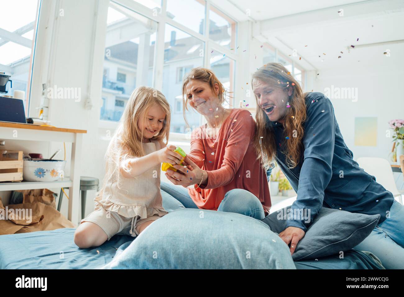 Party popper child hi-res stock photography and images - Alamy