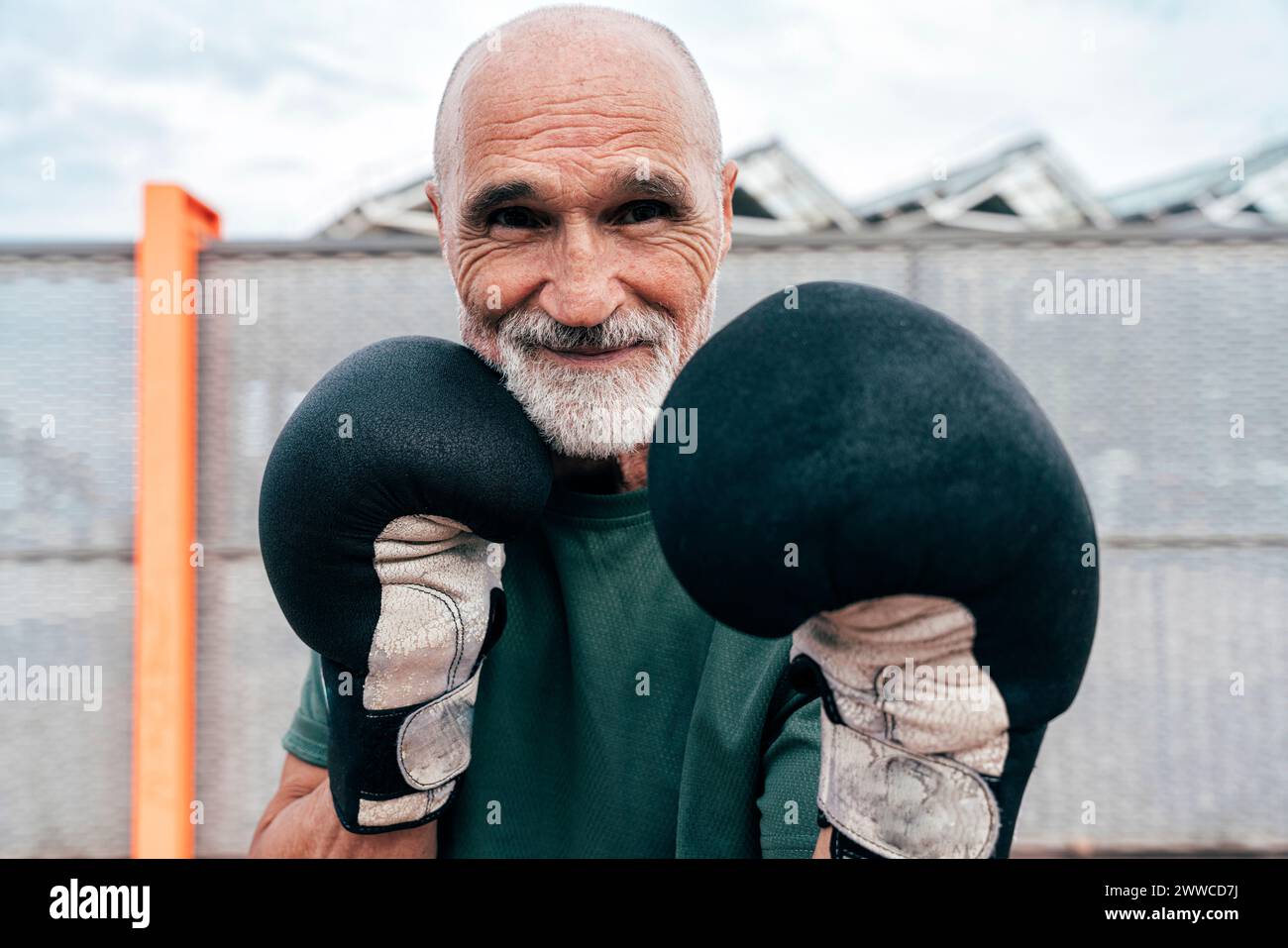 Man practicing boxing in outdoor hi-res stock photography and images ...