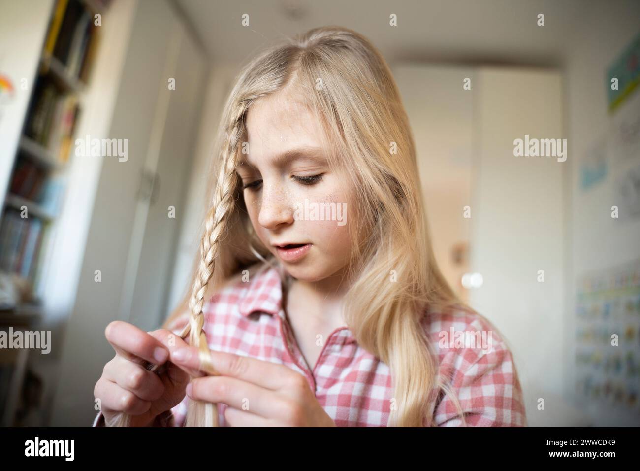Bind girl hi-res stock photography and images - Alamy