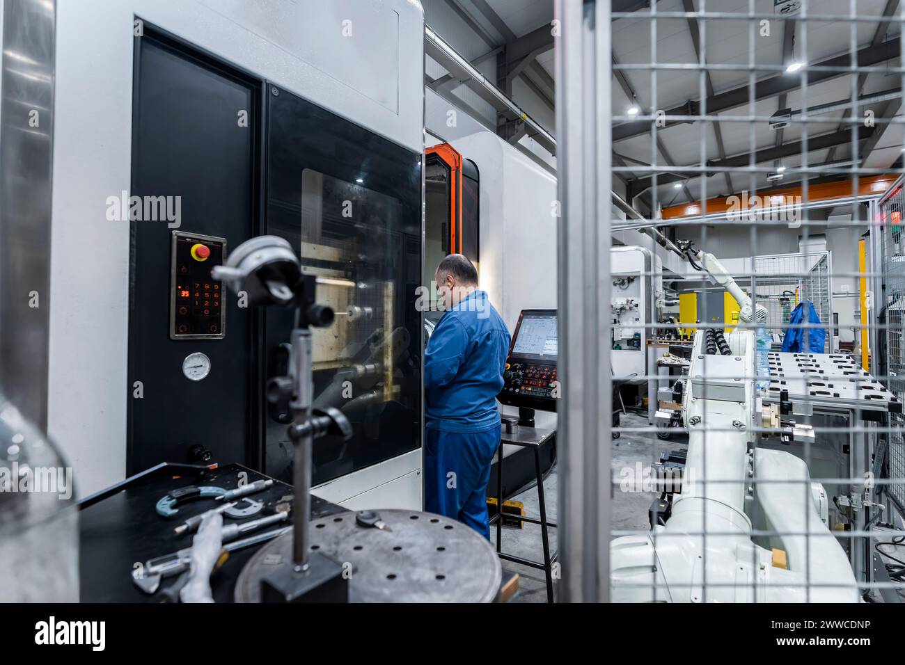 Ups maintenance hi-res stock photography and images - Alamy