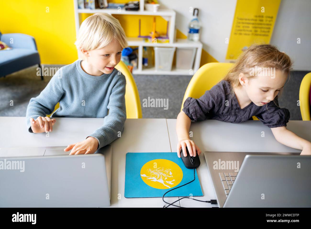 Modern classroom computers hi-res stock photography and images - Alamy