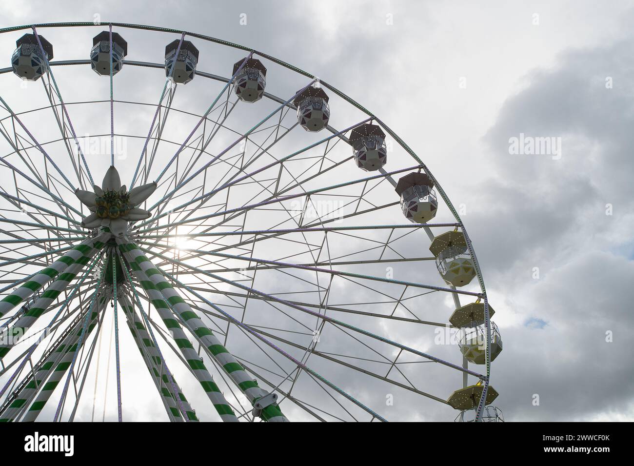 35 metre tall structure hi-res stock photography and images - Alamy