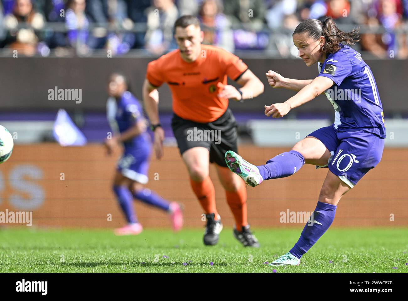 Stefania Vatafu (10) of Anderlecht pictured during a female soccer game ...
