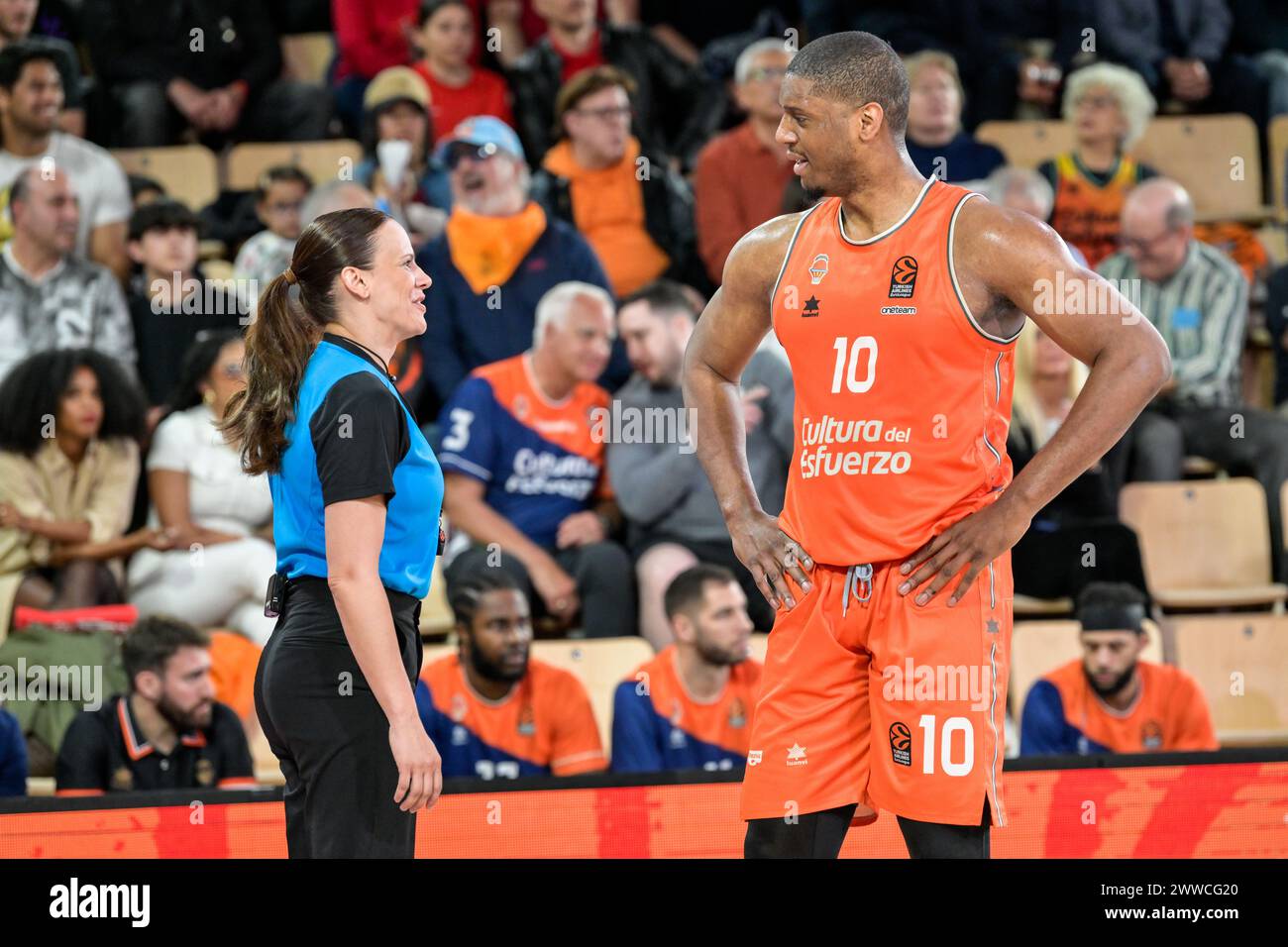 Valence player #10 Damian Inglis reacts with referee during the ...