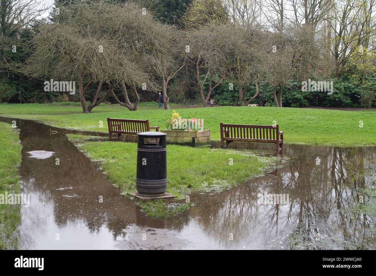 Old Amersham, UK. 21st March, 2024. Water levels on the River Misbourne ...