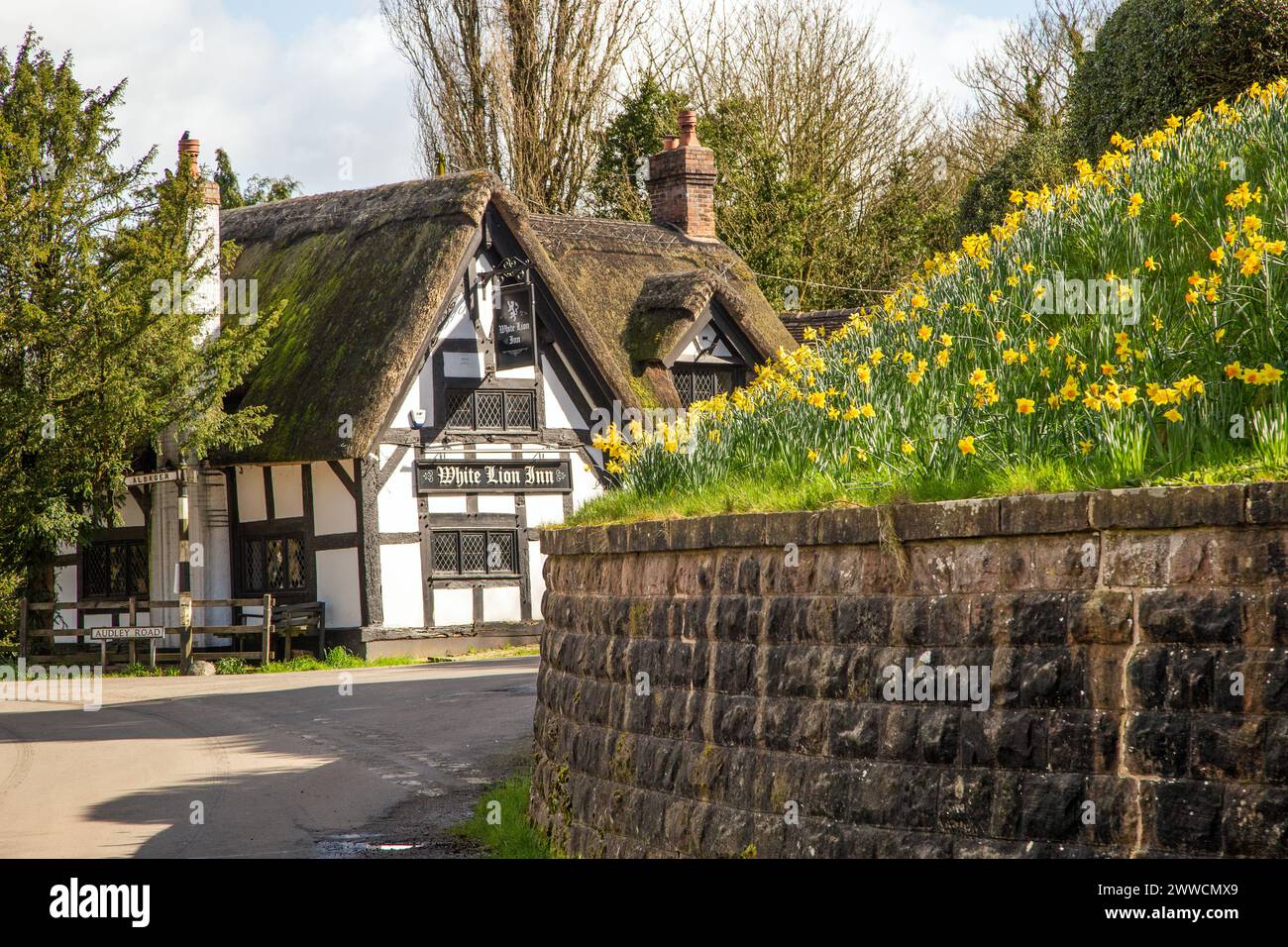The White Lion a17th century black and white half timbered thatched ...