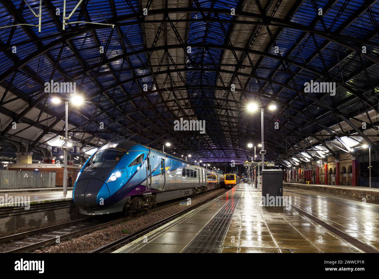 Transpennine Express class 802 bi-mode train 802213 at Liverpool Lime ...