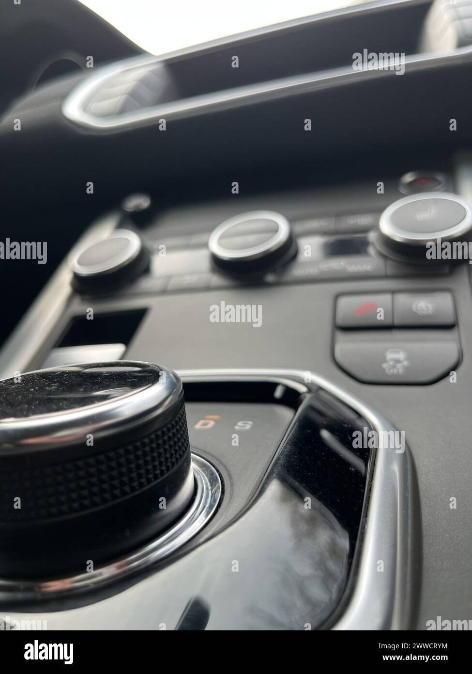 automatic transmission in a black chic modern car Stock Photo - Alamy