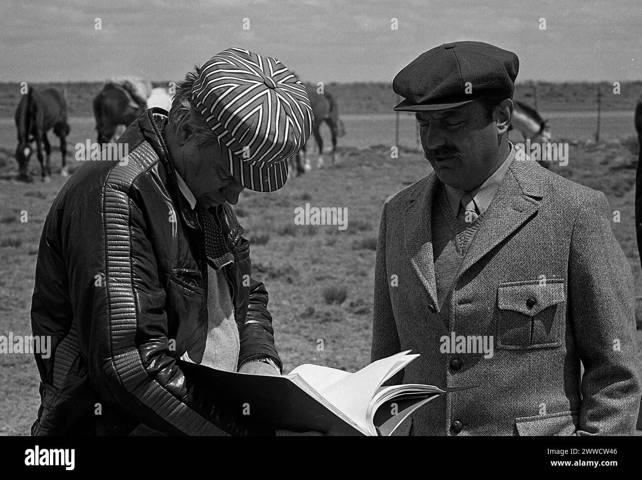 Argentine filmmaker Héctor Olivera checks La Patagonia Rebelde film ...