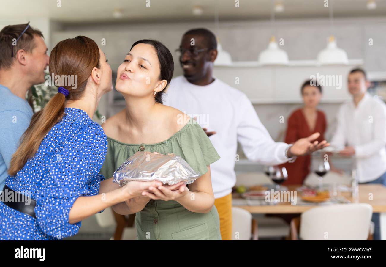 Welcome kiss cheek hi-res stock photography and images - Alamy