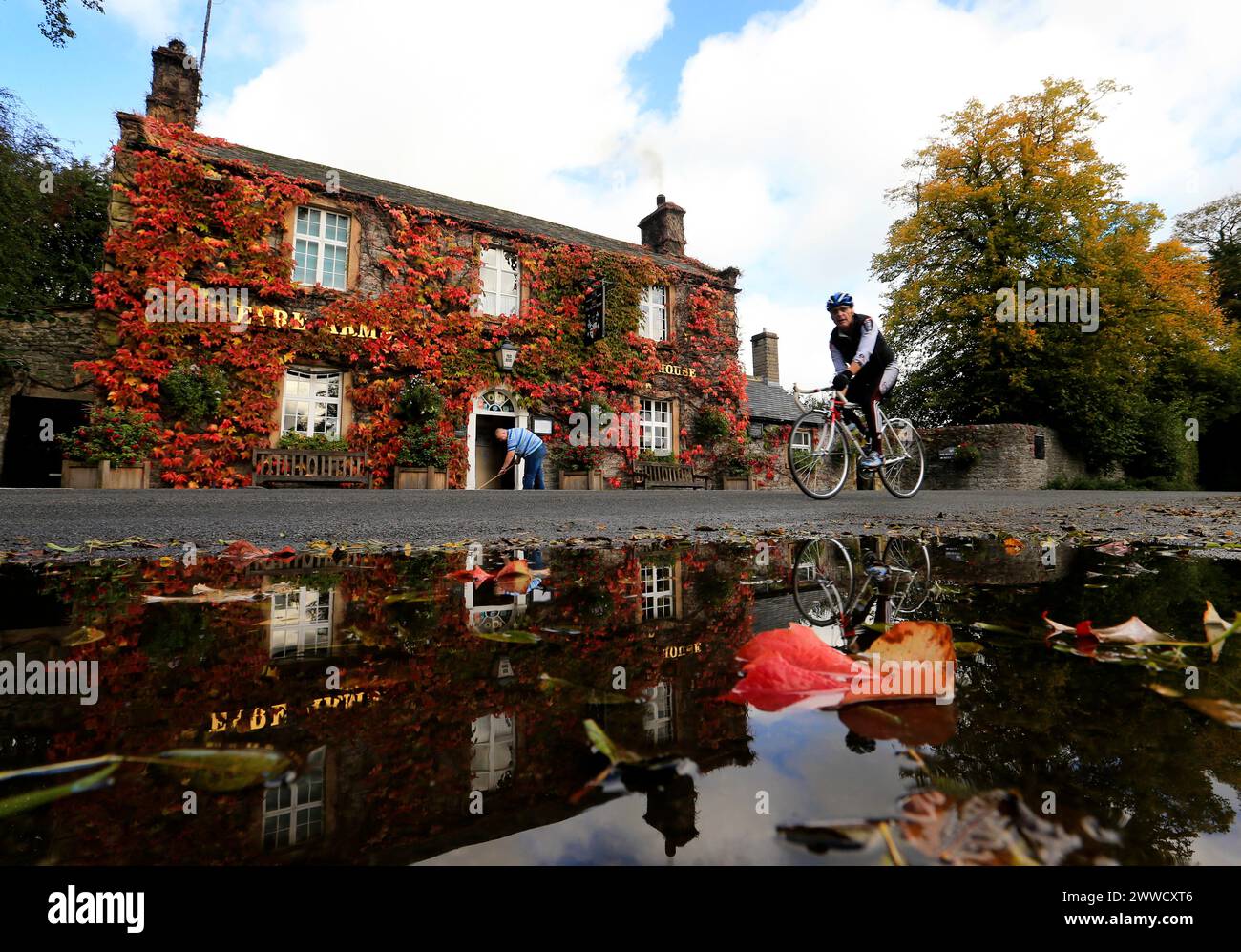 17/010/13 After a night of heavy rain, Sam Smith, Landlord of The Old ...