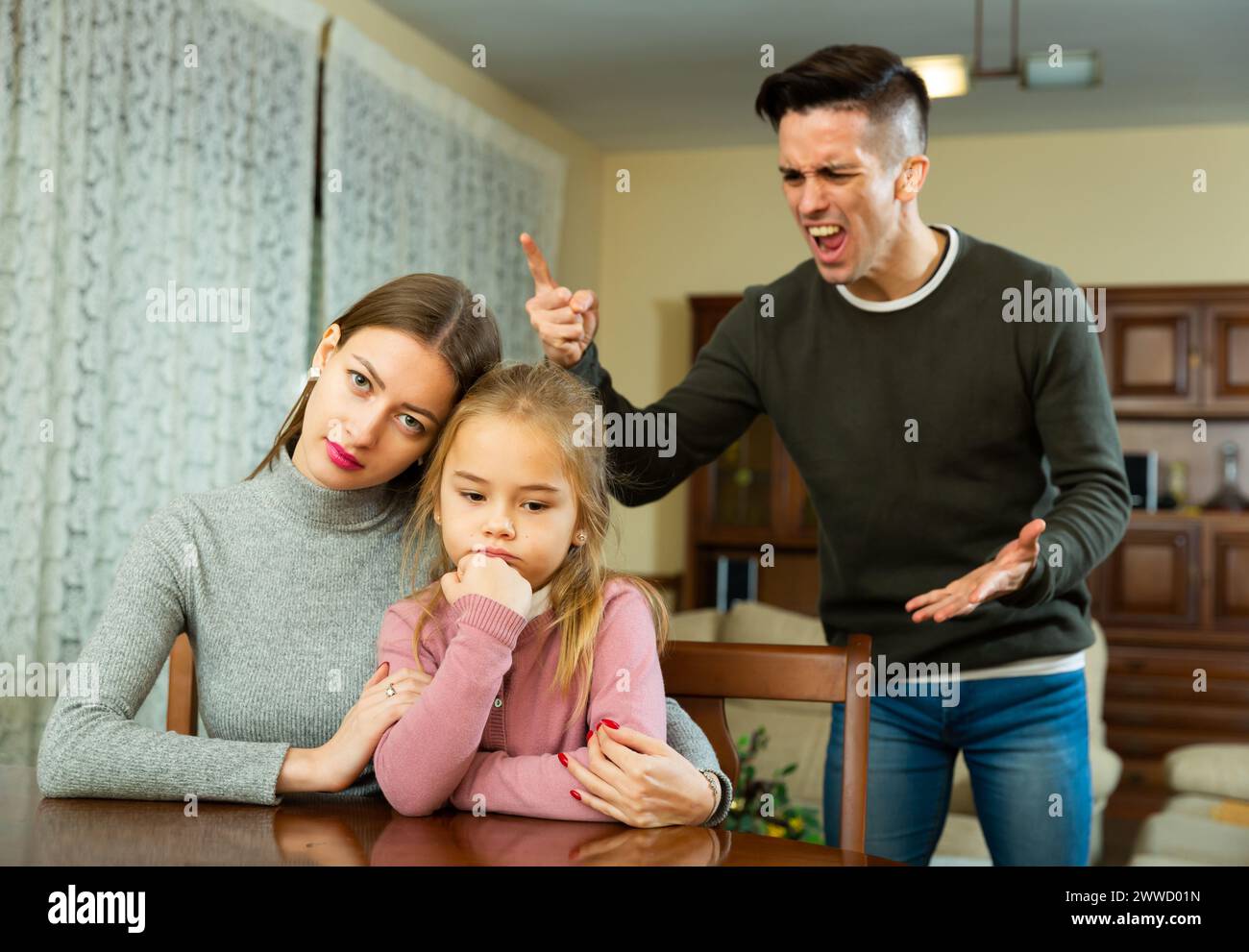 Parents and offspring arguing hi-res stock photography and images - Alamy