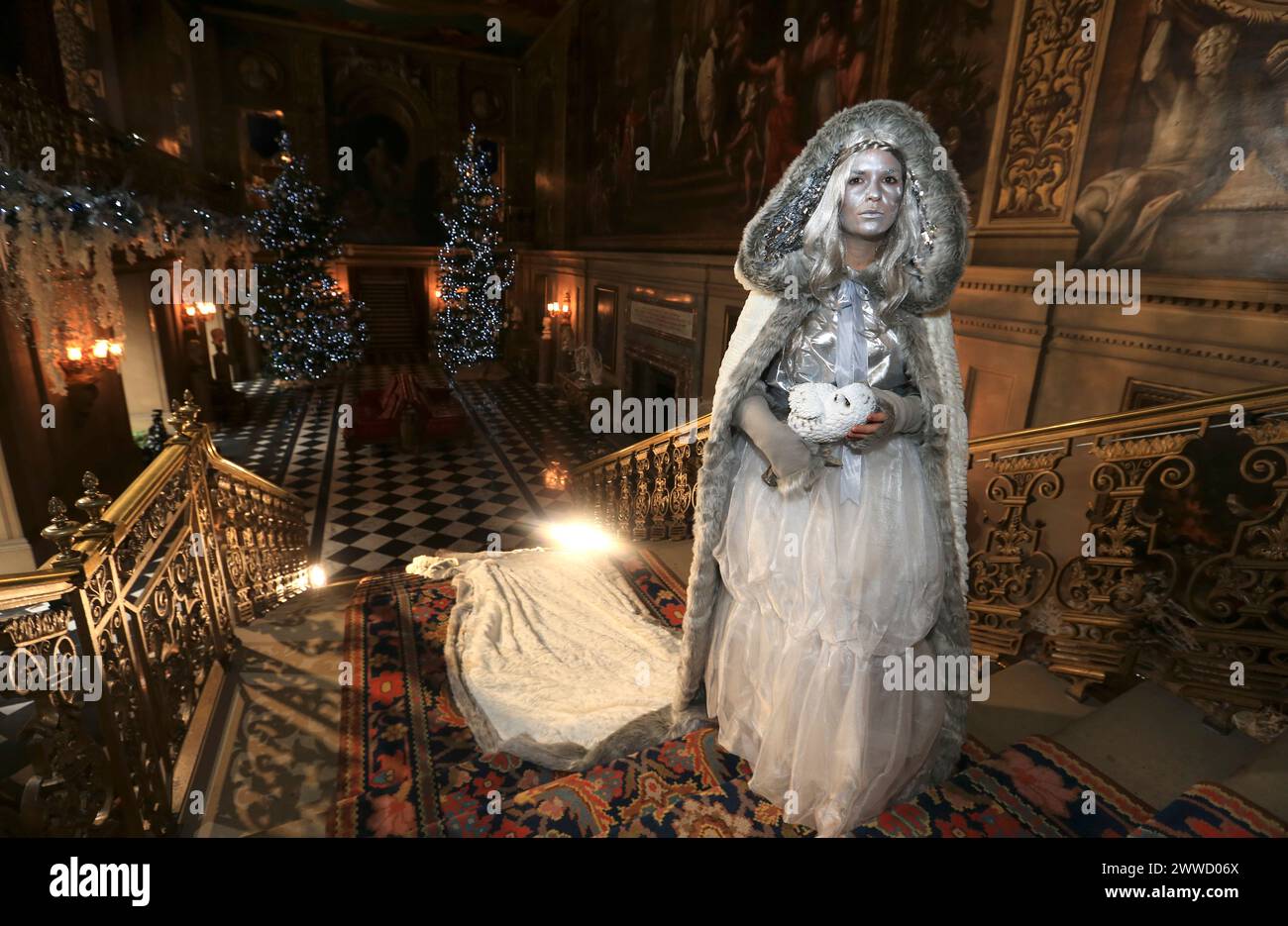 07/11/13 The White Witch in the Painted Hall from the classic tale of ...