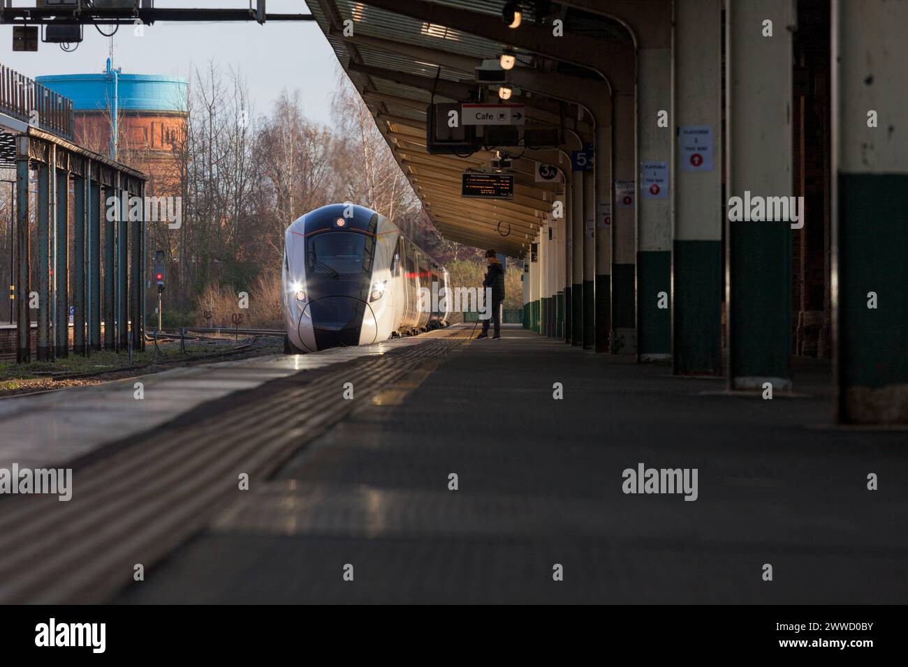 new Avanti West Coast class 805 bi mode train 805006 on a test run at ...