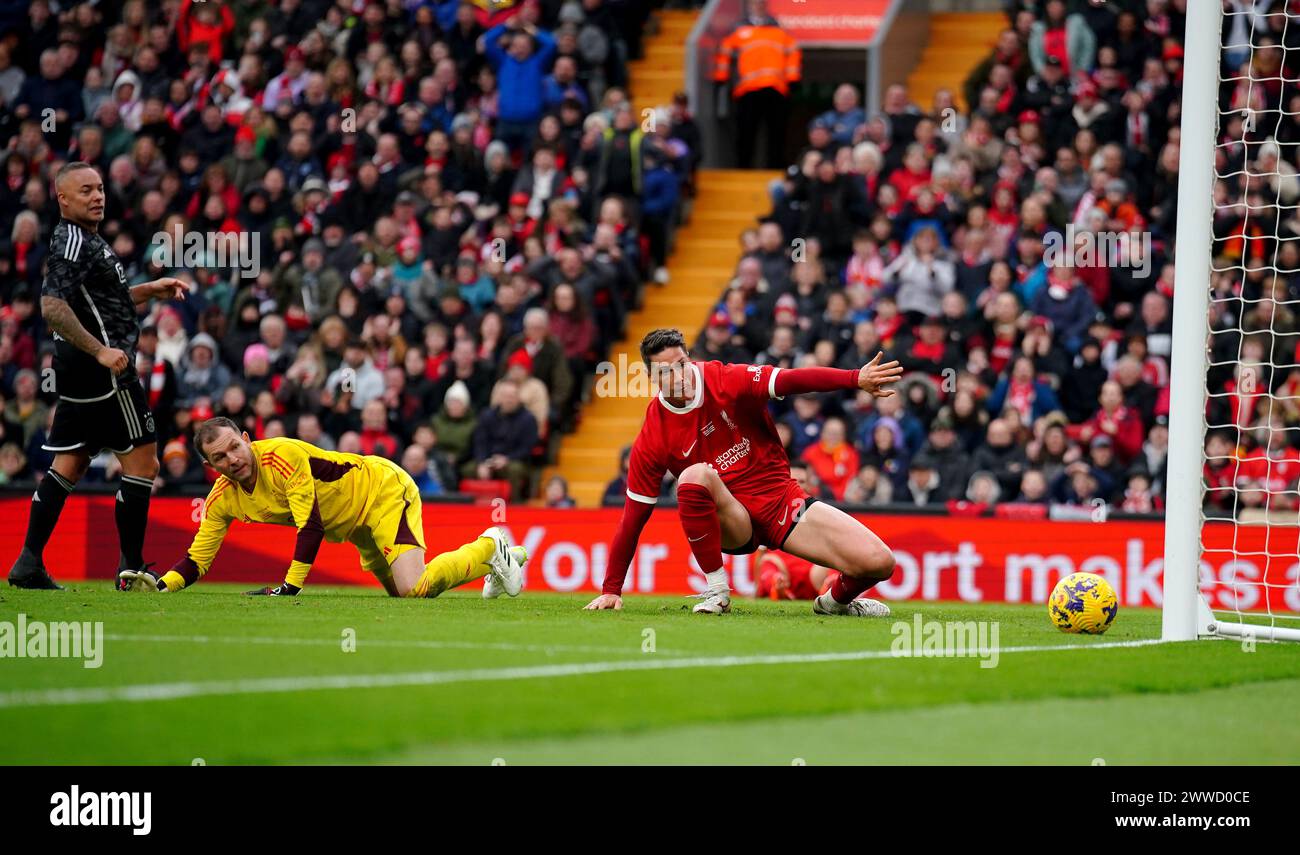 Liverpool Legends' Fernando Torres scoring his sides fourth goal during ...