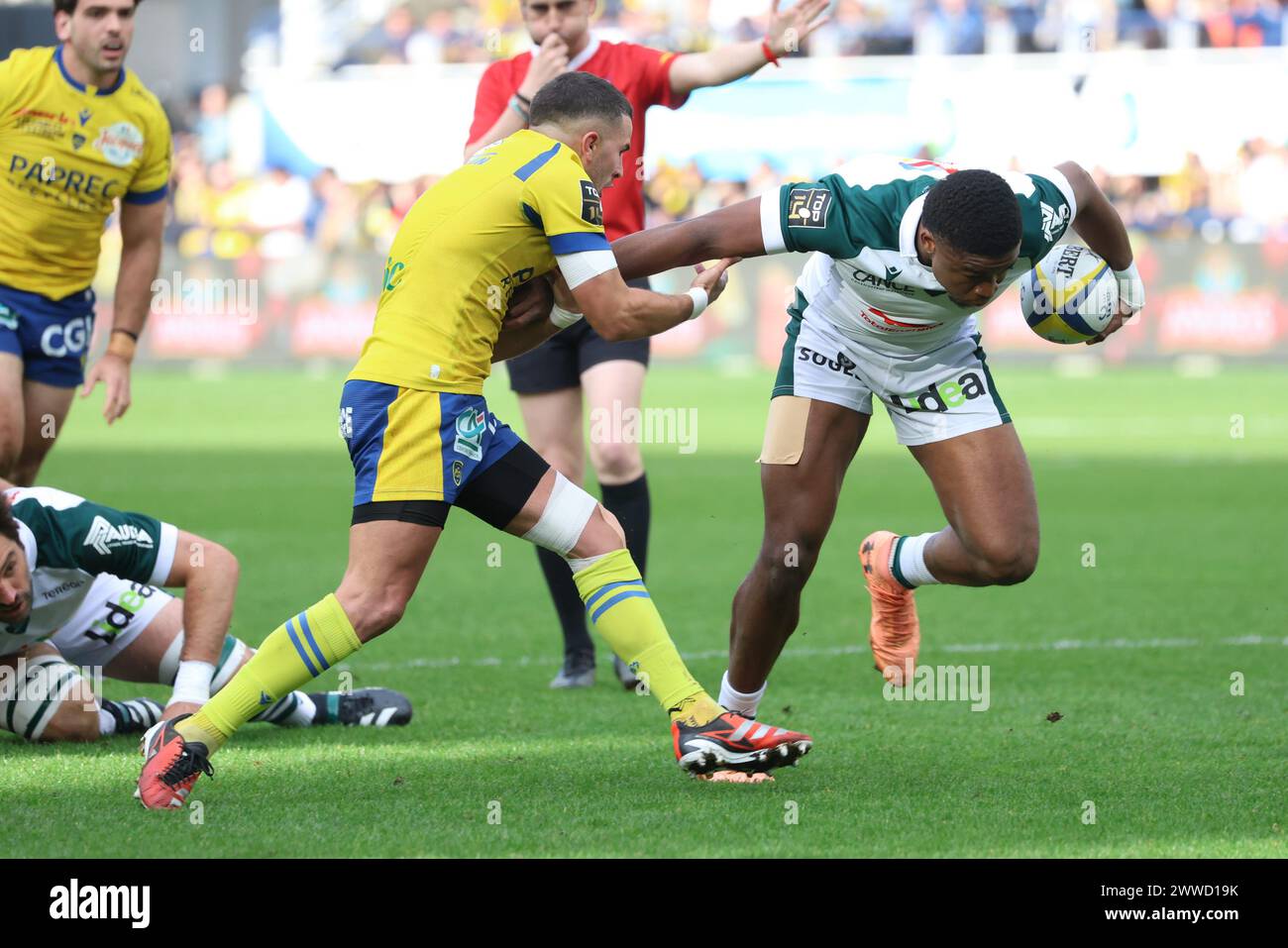 Thierry LARRET/Maxppp. Rugby Top 14 : ASM Clermont Auvergne vs Section ...