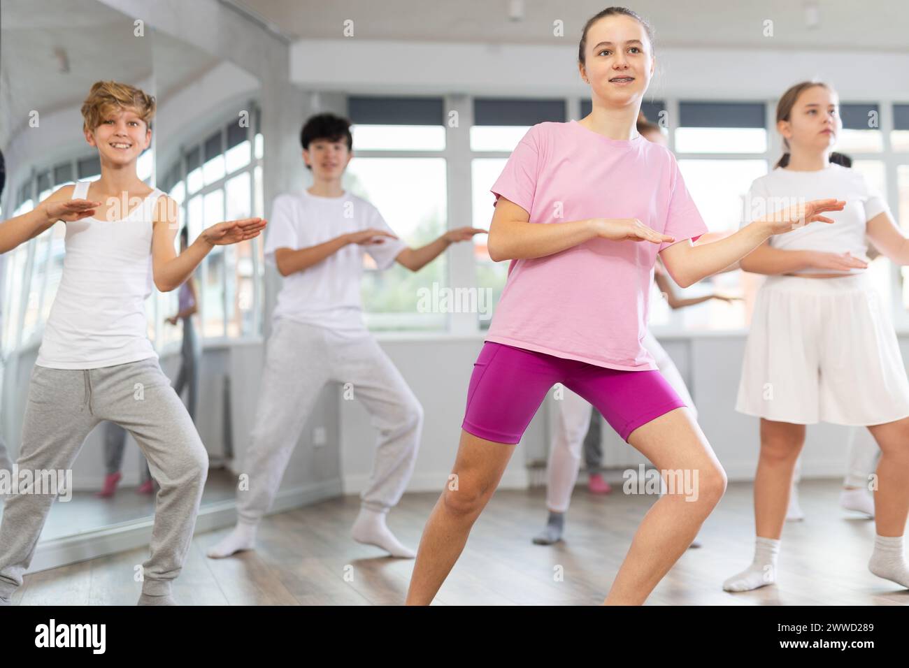 Group of children dancing jazz funk Stock Photo - Alamy