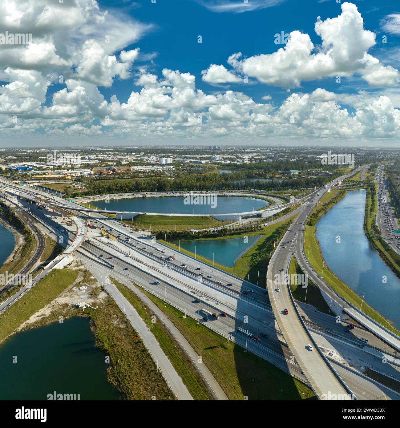 Elevated freeway in american city hi-res stock photography and images ...