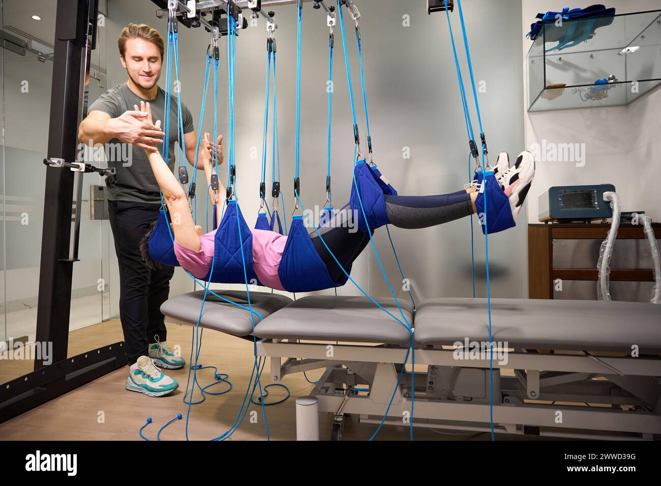 Suspension medical ropes hi-res stock photography and images - Alamy